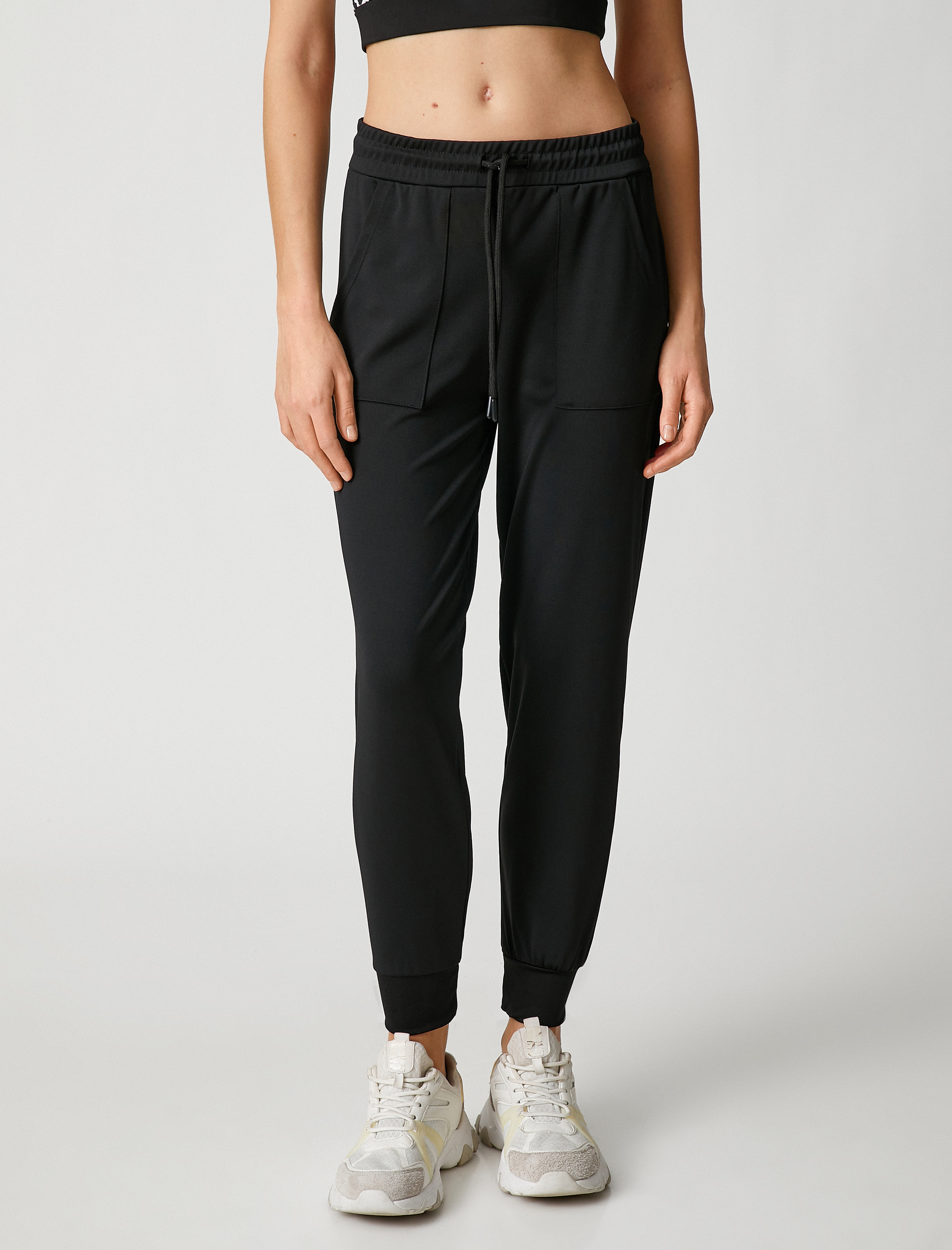 Siyah Kadın Jogger Eşofman Altı Cepli Beli Bağlamalı 3WAK40107NK | Koton