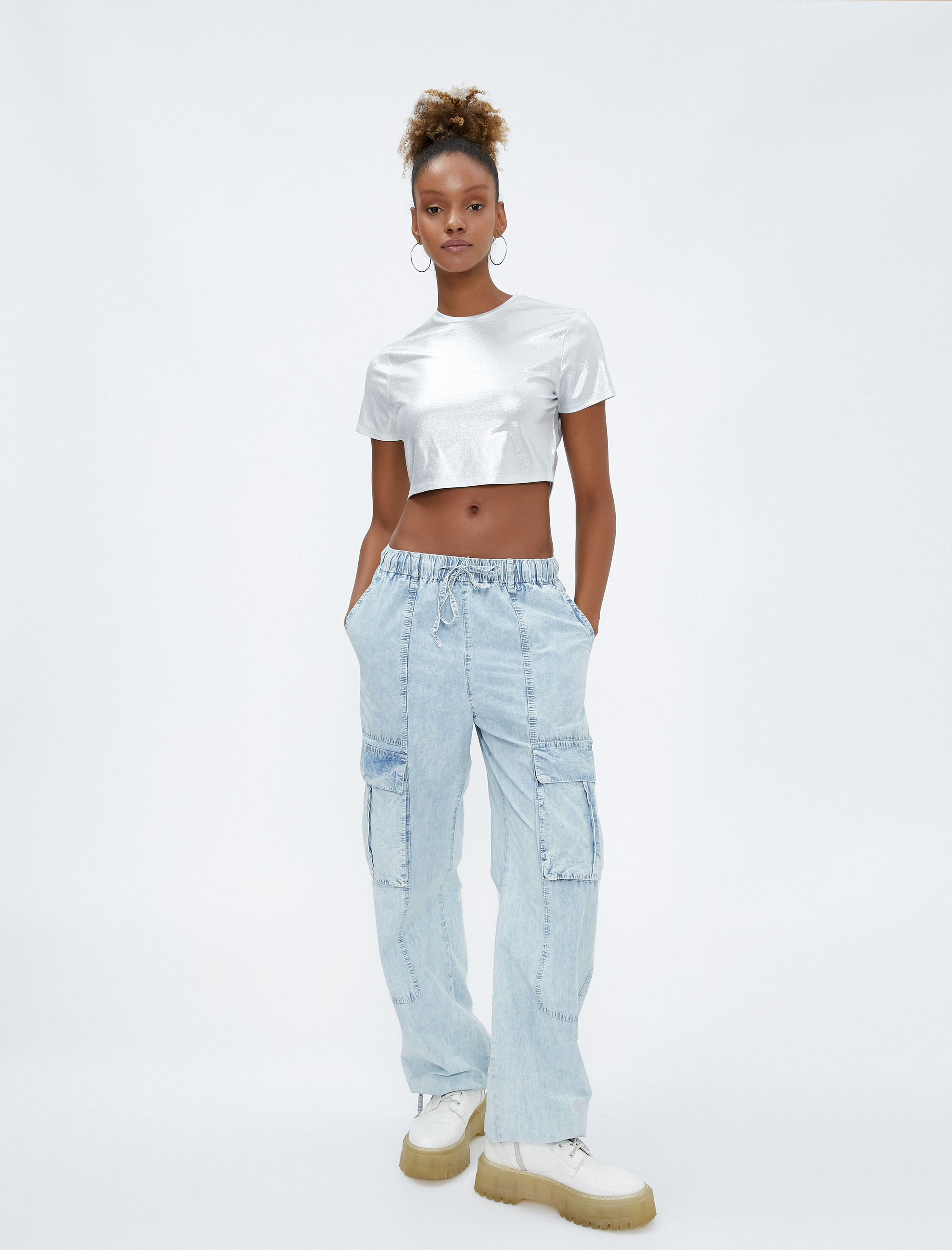 Gri Crop Tişört Metalik Sim Detaylı Bisiklet Yaka Slim Fit Kısa Kollu 4WAL10434IK | Koton