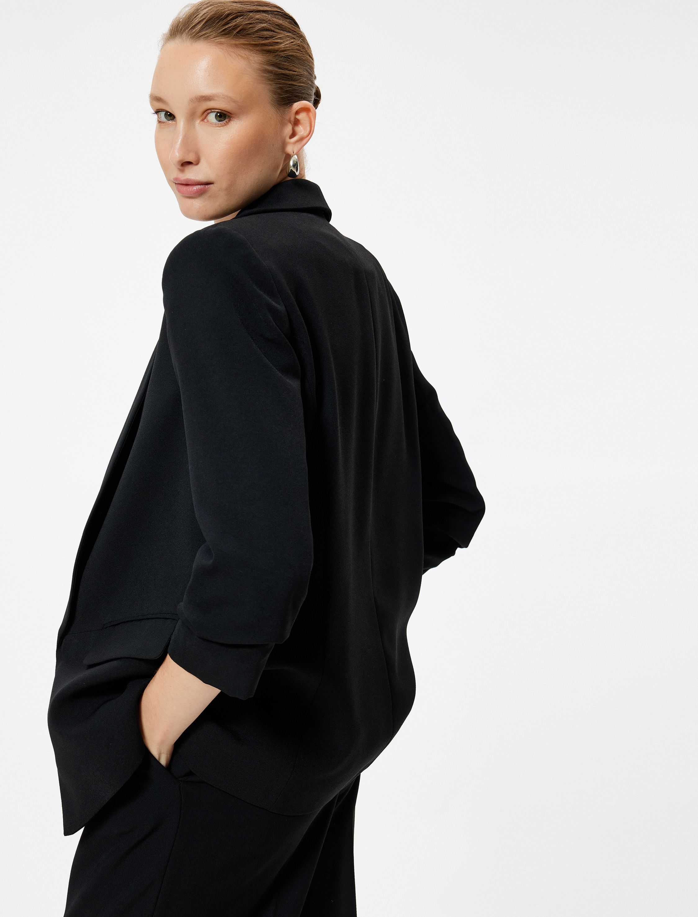 Siyah Kadın Kapaklı Cep Detaylı 3/4 Kol Kruvaze Blazer Ceket Siyah Kadın Kapaklı Cep Detaylı 3/4 Kol Kruvaze Blazer Ceket